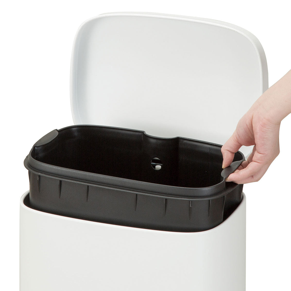 TRASH BINS & DUST BOXES