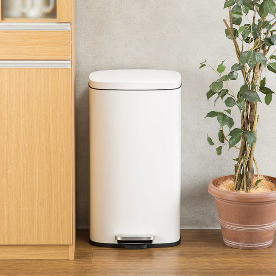 TRASH BINS & DUST BOXES