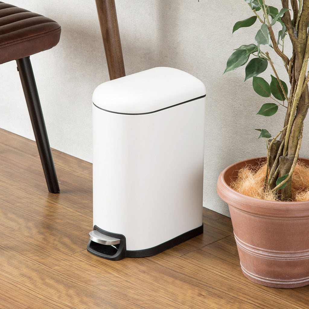 TRASH BINS & DUST BOXES