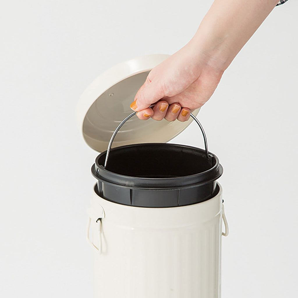 TRASH BINS & DUST BOXES