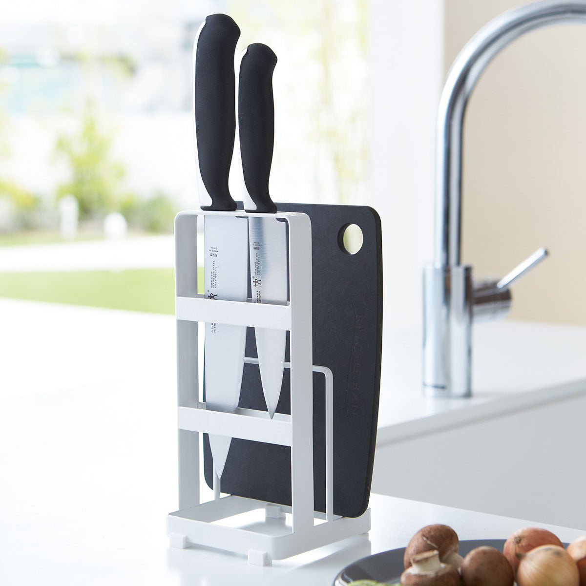 KNIFE AND CUTTING BOARD STAND FLAT WH